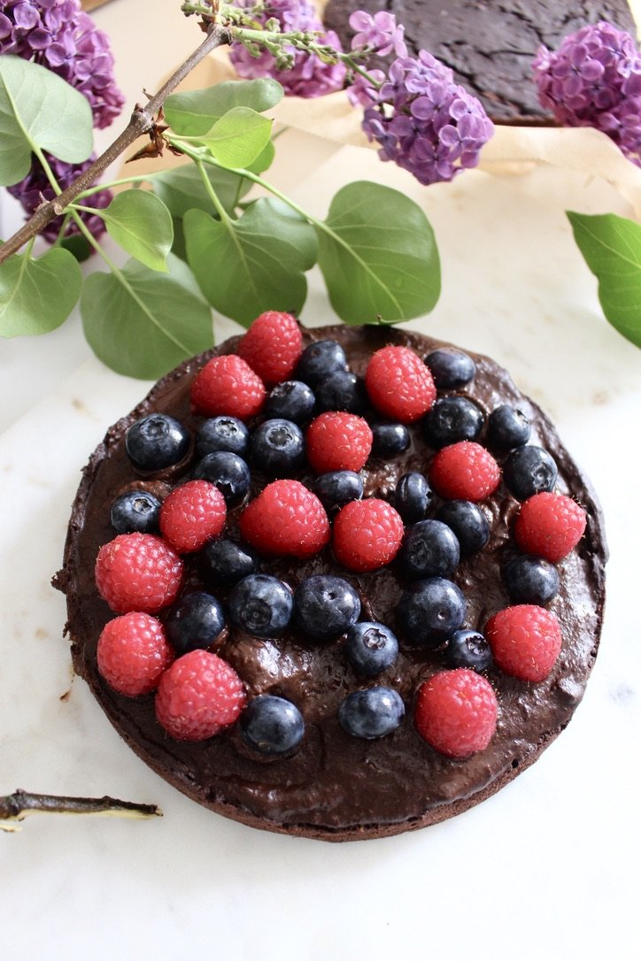 Creamy Chocolate Cake with Berries